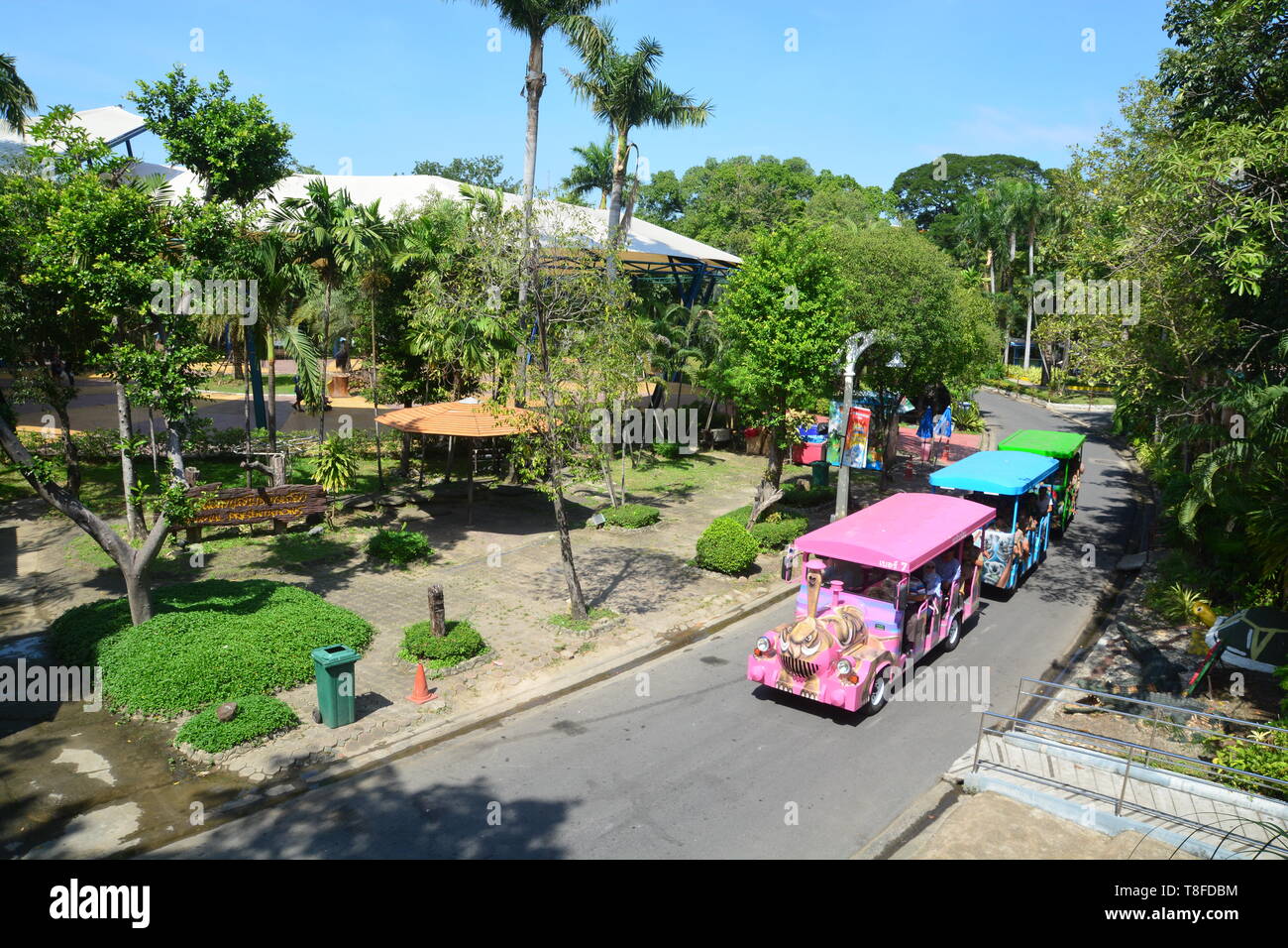 BANGKOK, THAILAND - AUGUST 10, 2018: Safari shuttle bus with many ...