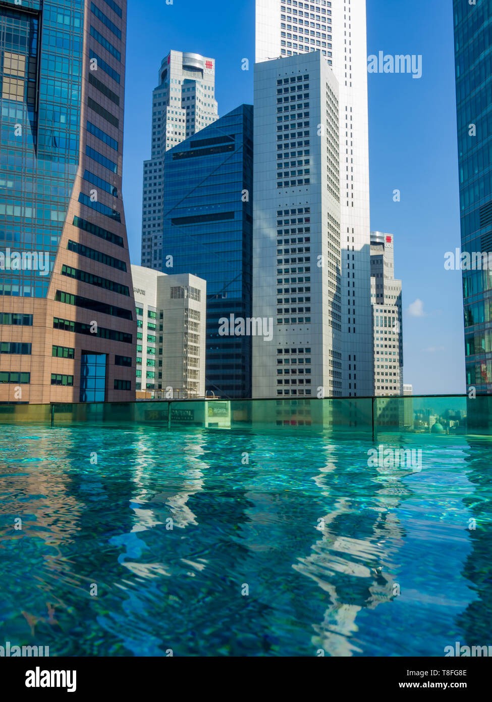 Singapore and business luxury pool hi-res stock photography and images ...