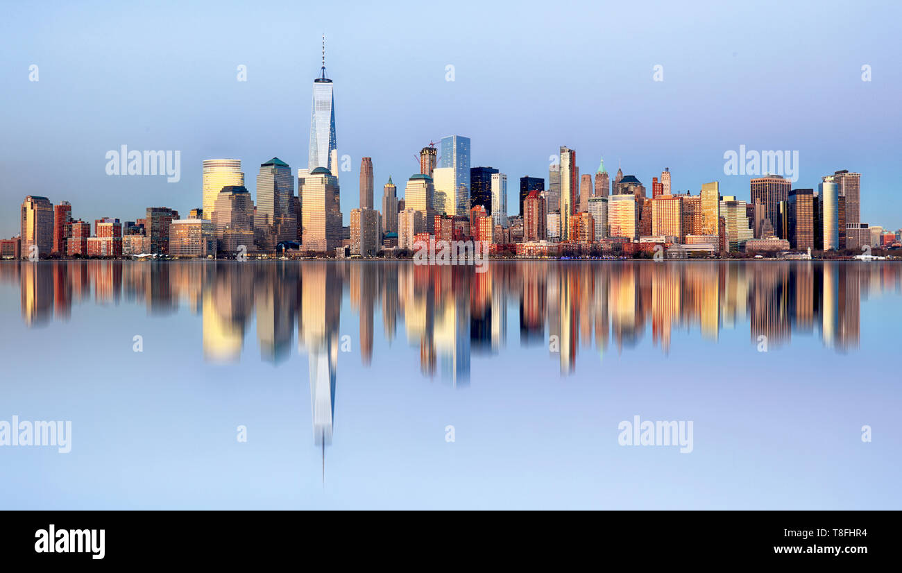 New york city america skyline hi-res stock photography and images - Alamy