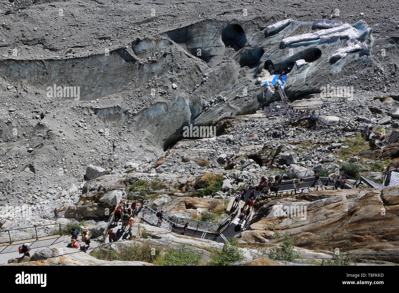 La Grotte de Glace. Glacier de la Mer de Glace. Massif du Mont-Blanc ...