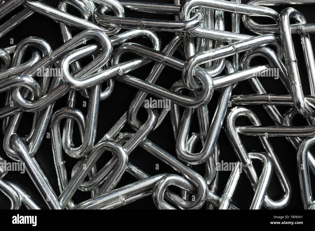 Black metal chain hi-res stock photography and images - Alamy