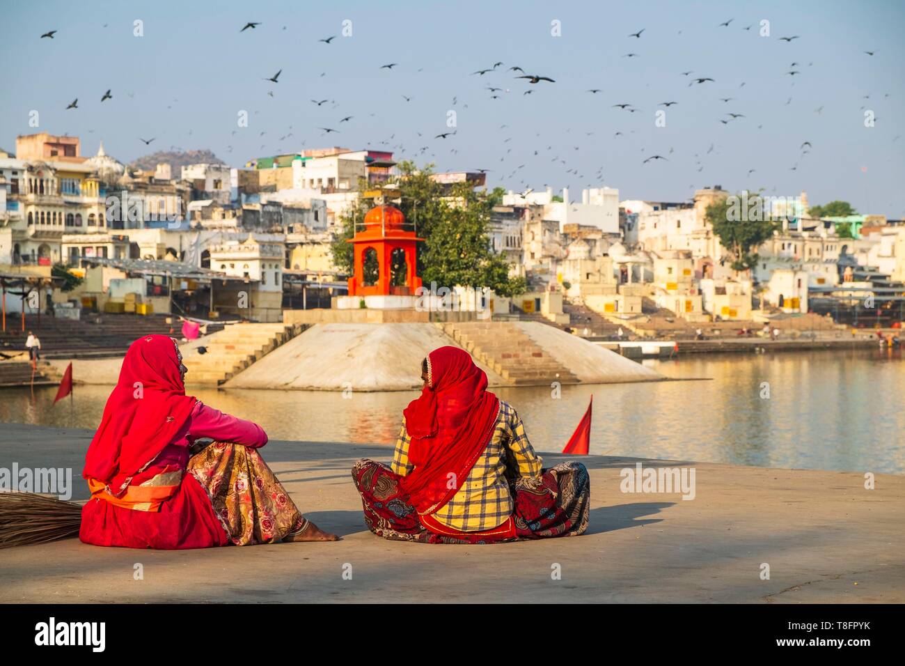 India, Rajasthan, Pushkar, holy city for Hindus, holy lake surrounded ...