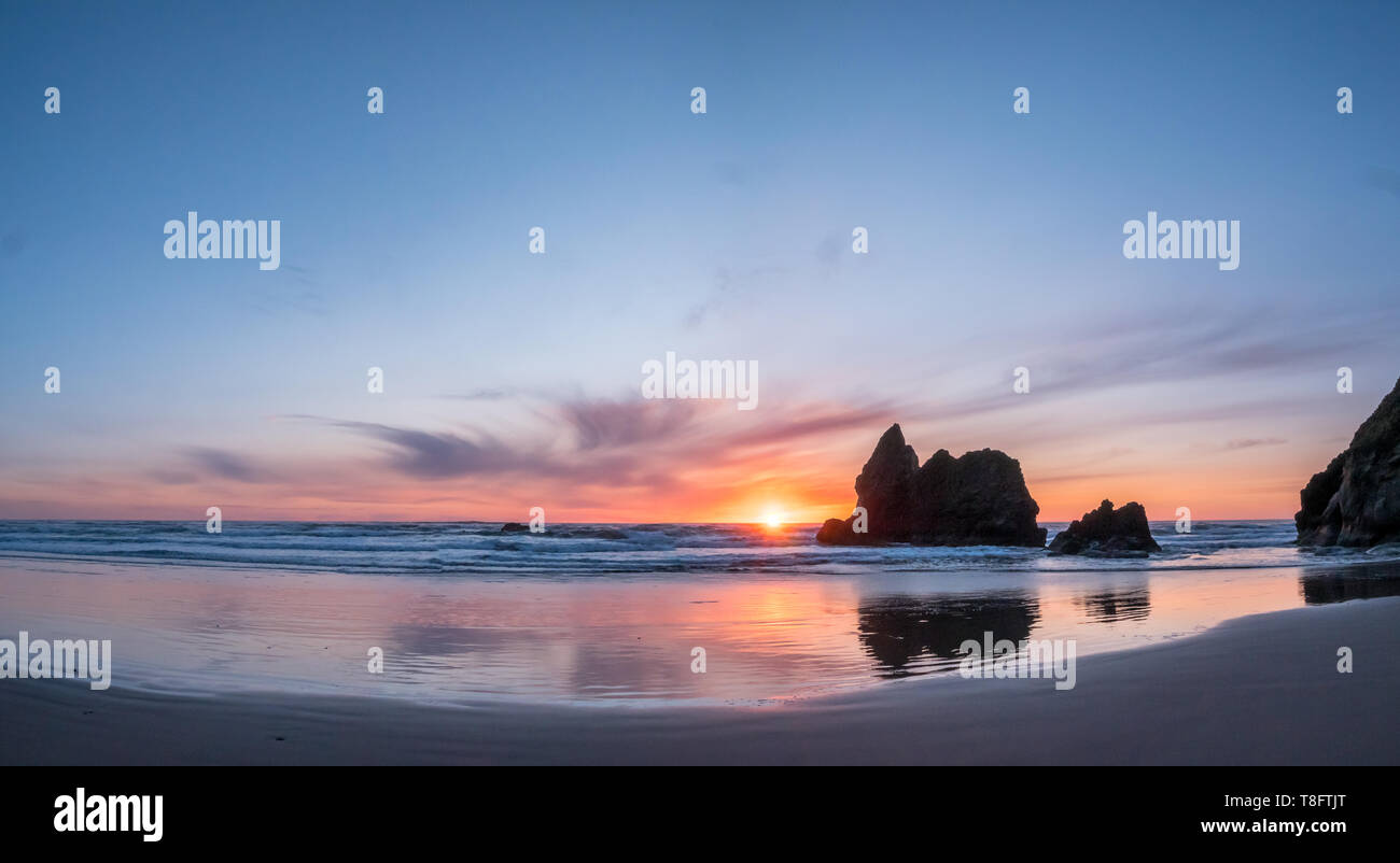 Wide Angle Panorama of Sun Hidden Behind Large Rock Stock Photo - Alamy
