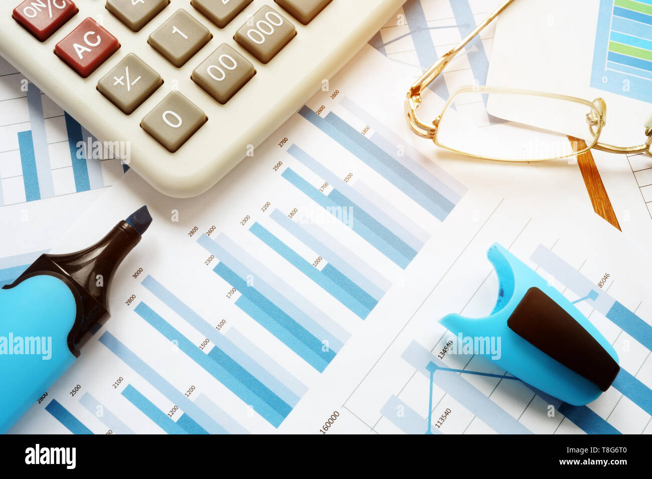 Marketing chart hi-res stock photography and images - Alamy