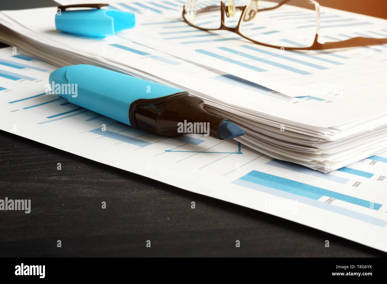 Data analysis graphs concept hi-res stock photography and images - Alamy