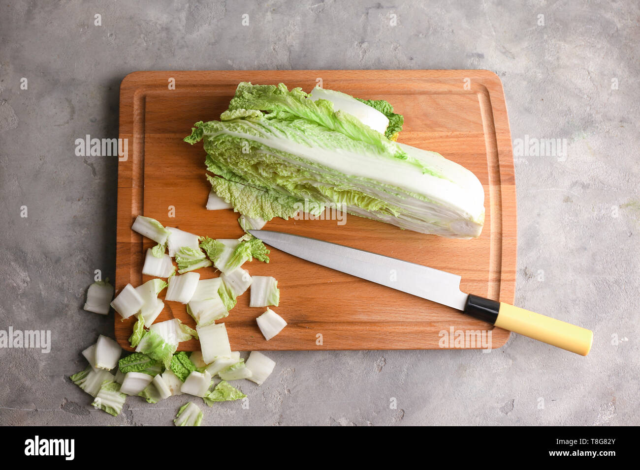 Cut chinese cabbage knife hi-res stock photography and images - Alamy