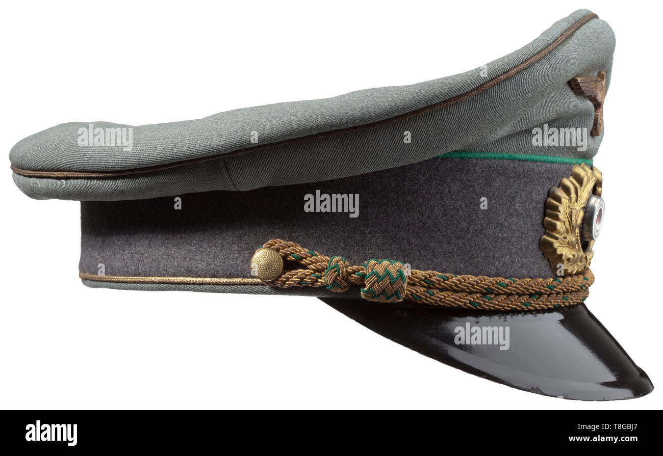 A visor cap for a wartime official with the rank of general Field-grey ...