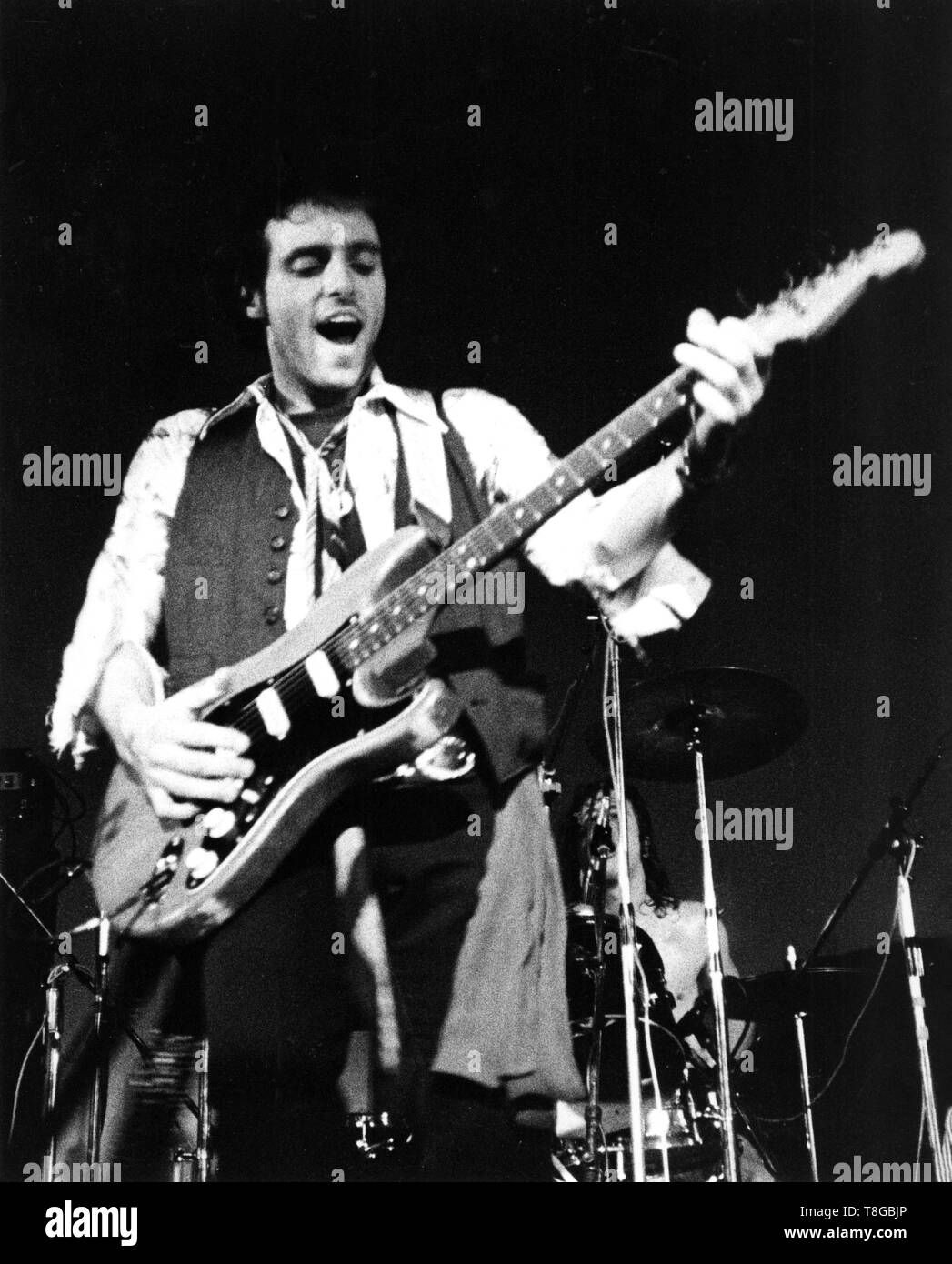 Nils lofgren 1975 hi-res stock photography and images - Alamy