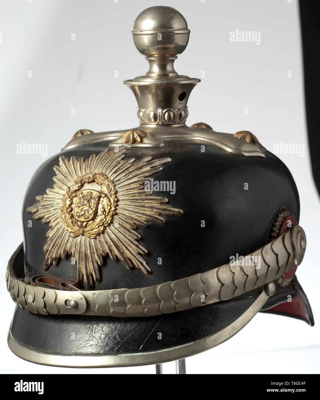 Swastika on skull hi-res stock photography and images - Alamy