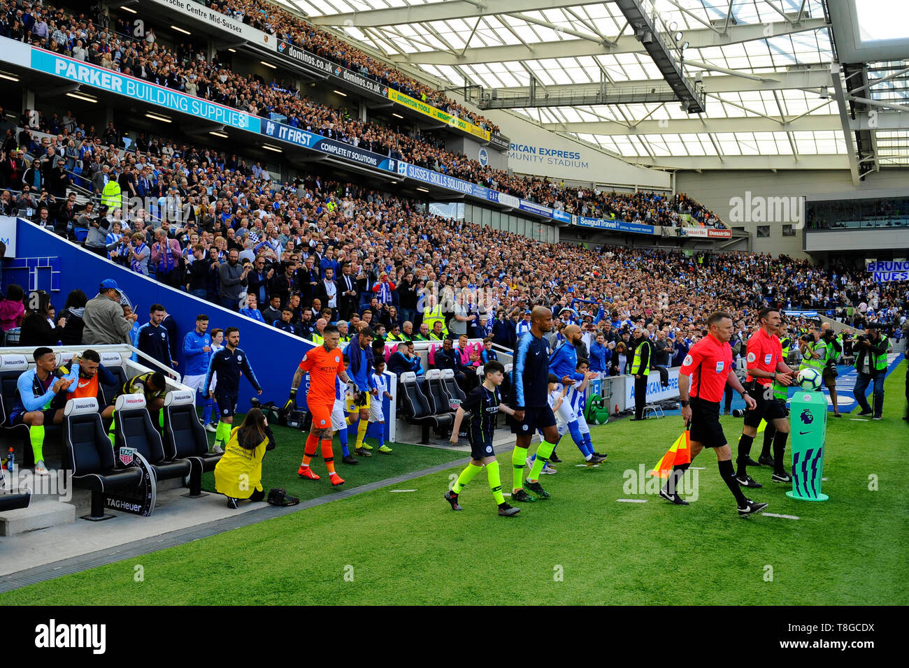 Manchester united tunnel hi-res stock photography and images - Alamy