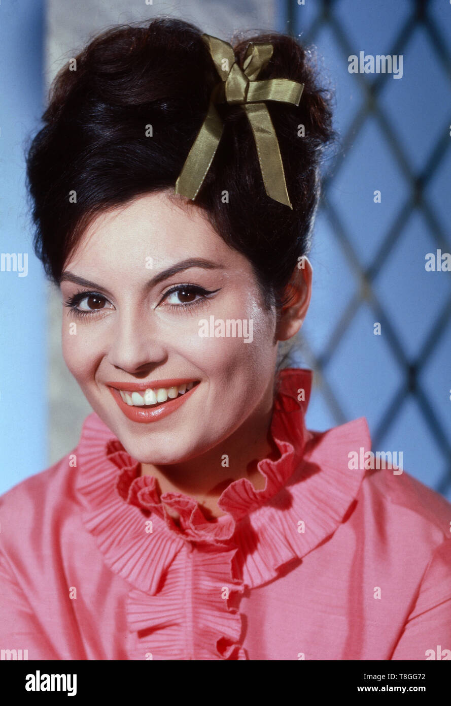 Italian actress 1960s hi-res stock photography and images - Alamy