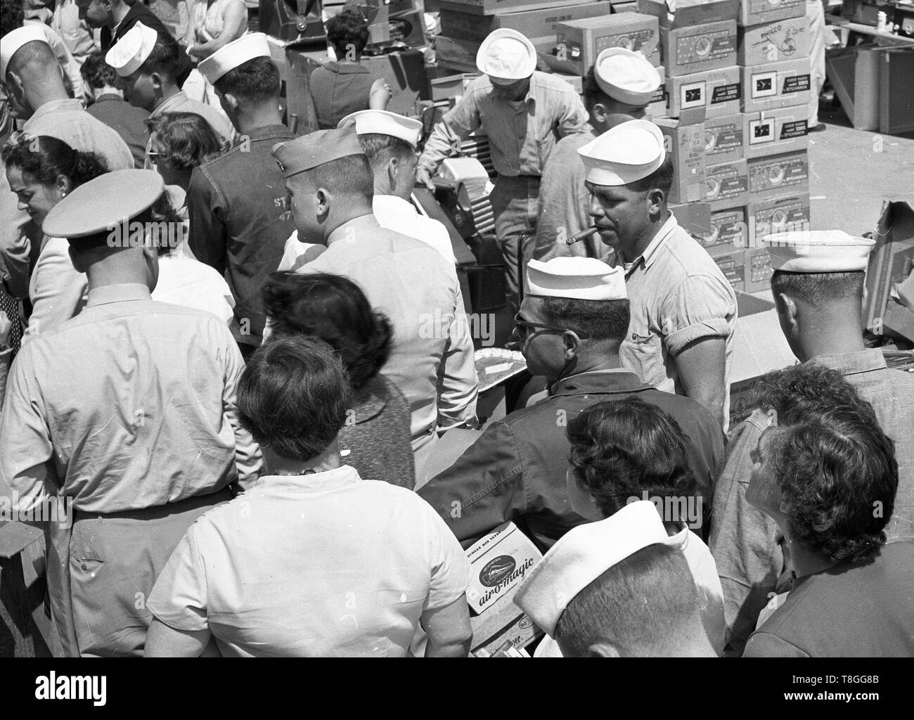 American sailor hi-res stock photography and images - Alamy