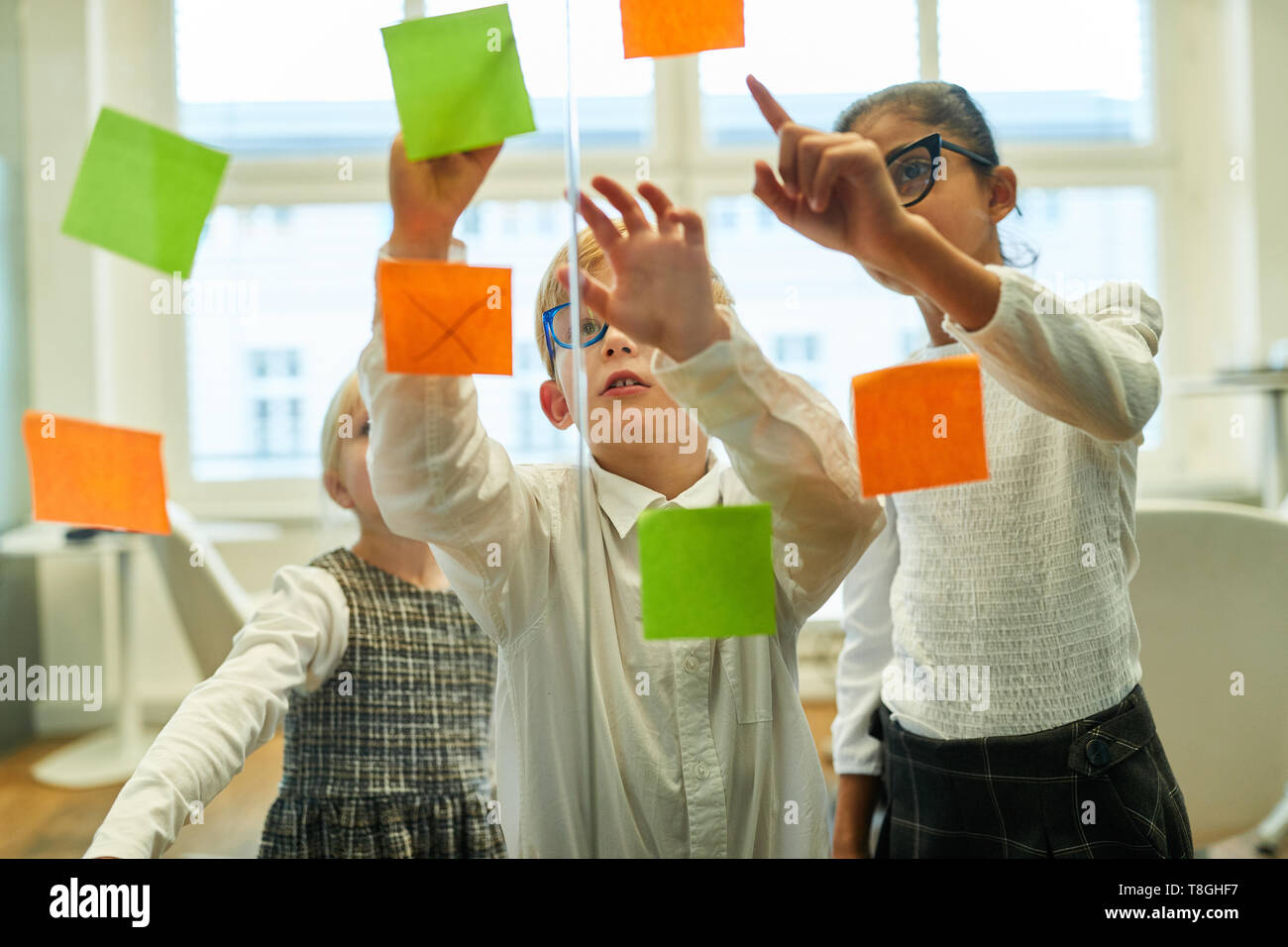 Kids brainstorming notes hi-res stock photography and images - Alamy