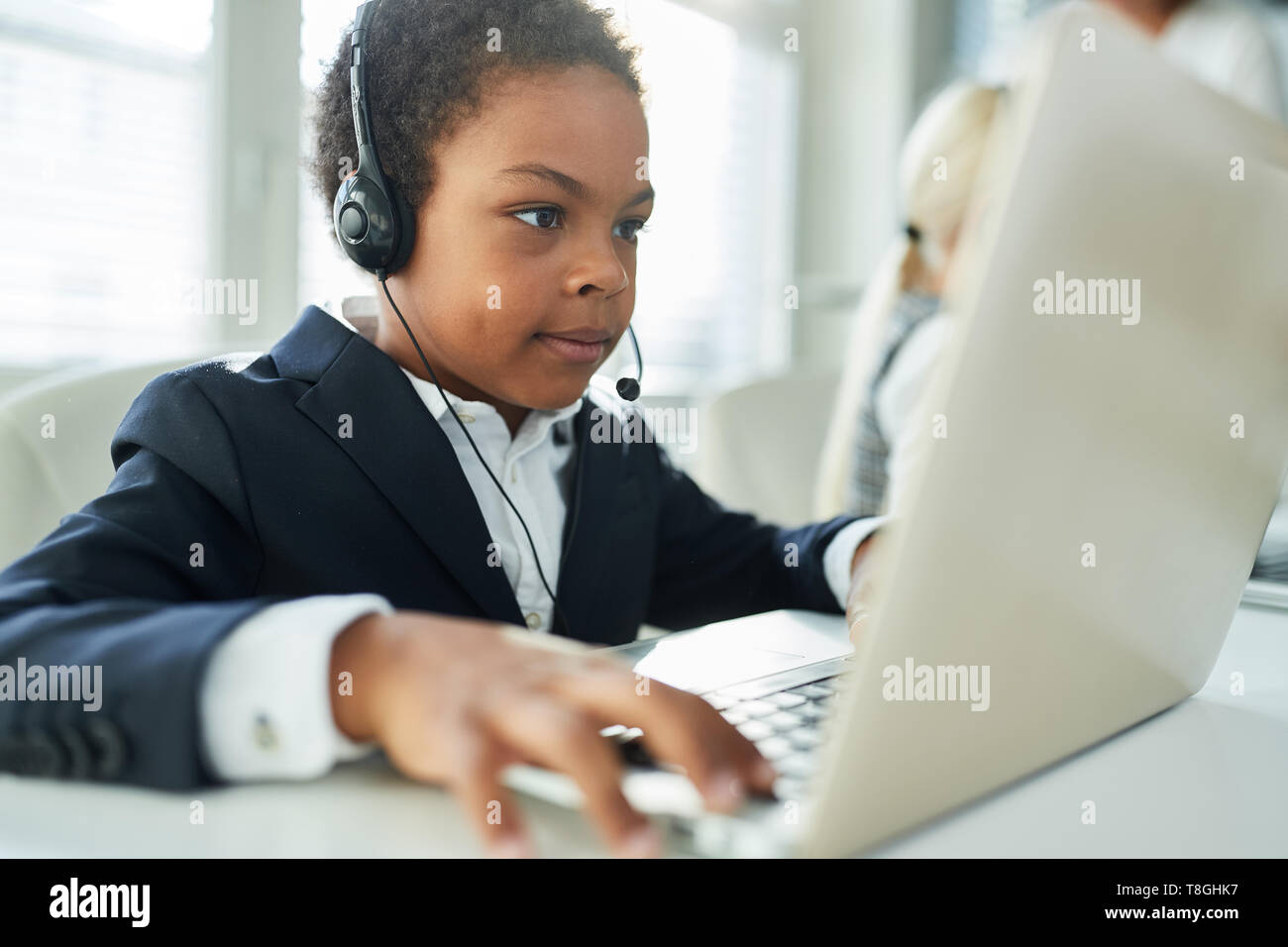 Africans technology computer hi-res stock photography and images - Alamy