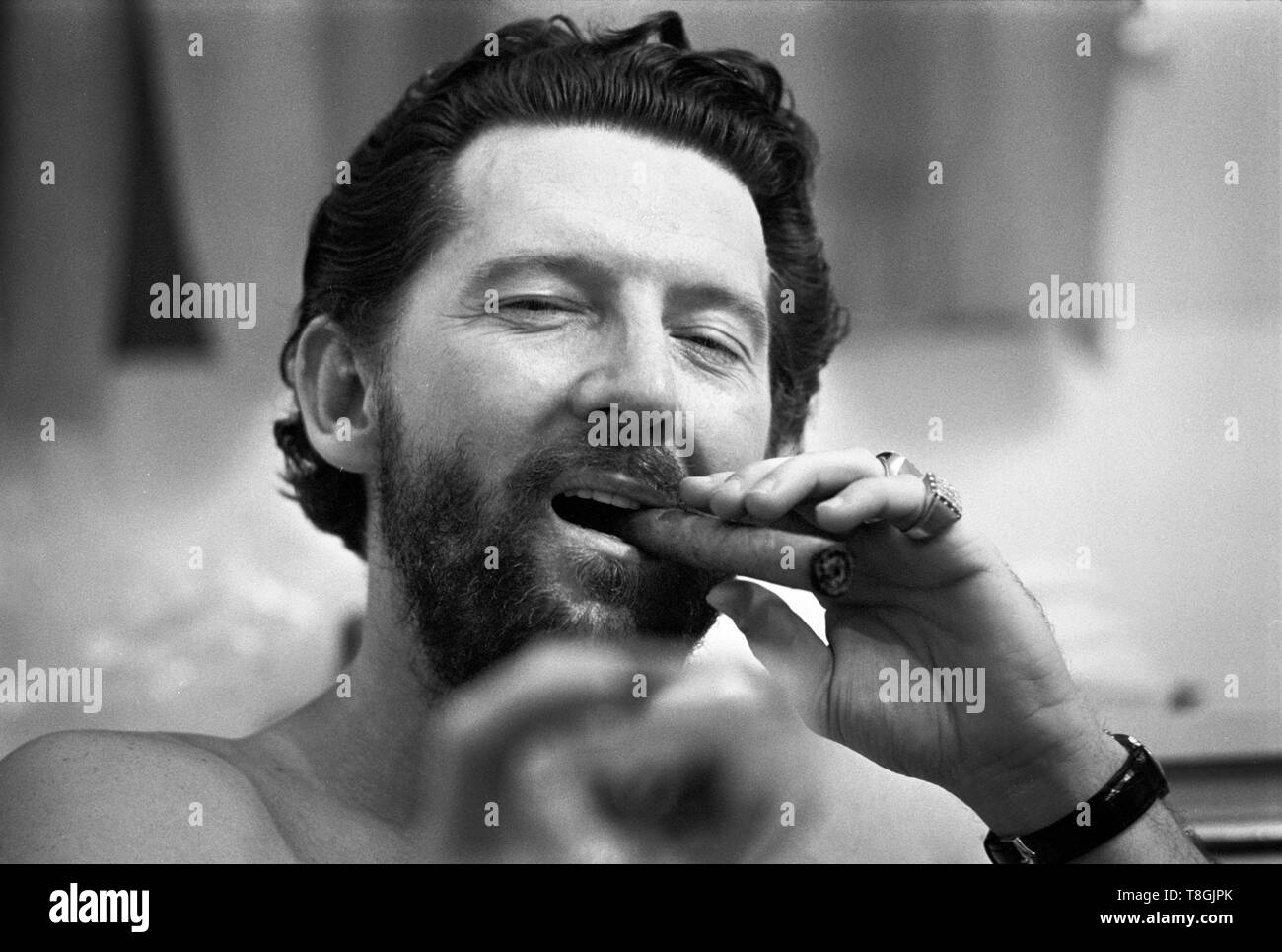 LONDON: Jerry Lee Lewis posed smoking a cigar backstage at The ...