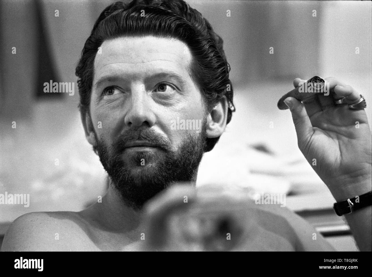 LONDON: Jerry Lee Lewis posed smoking a cigar backstage at The ...