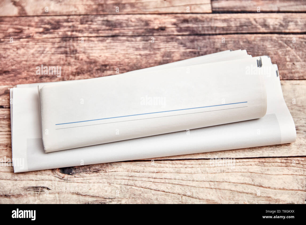 Empty newspaper hi-res stock photography and images - Alamy