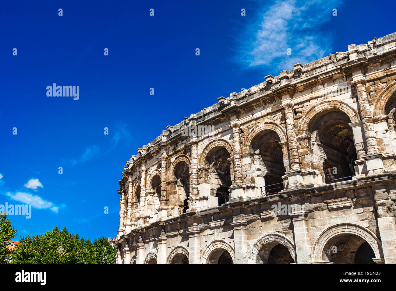 Roman nimes amphitheatre antiquity hi-res stock photography and images ...