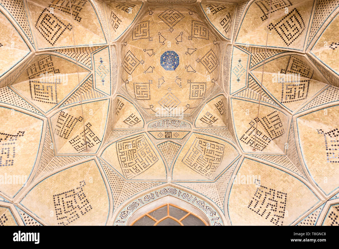 Isfahan mosque ceiling hi-res stock photography and images - Alamy