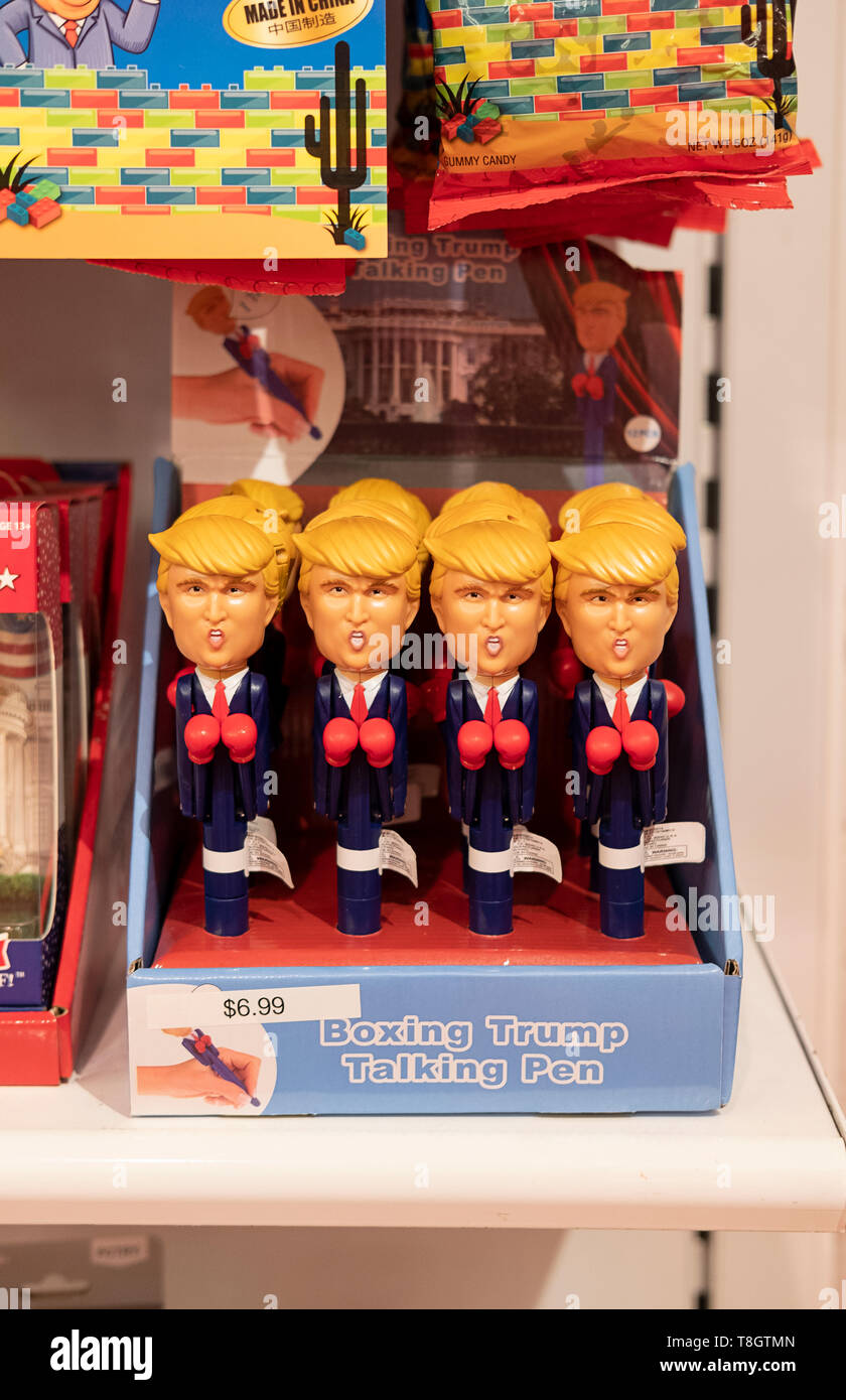 Boxing talking pen hi-res stock photography and images - Alamy