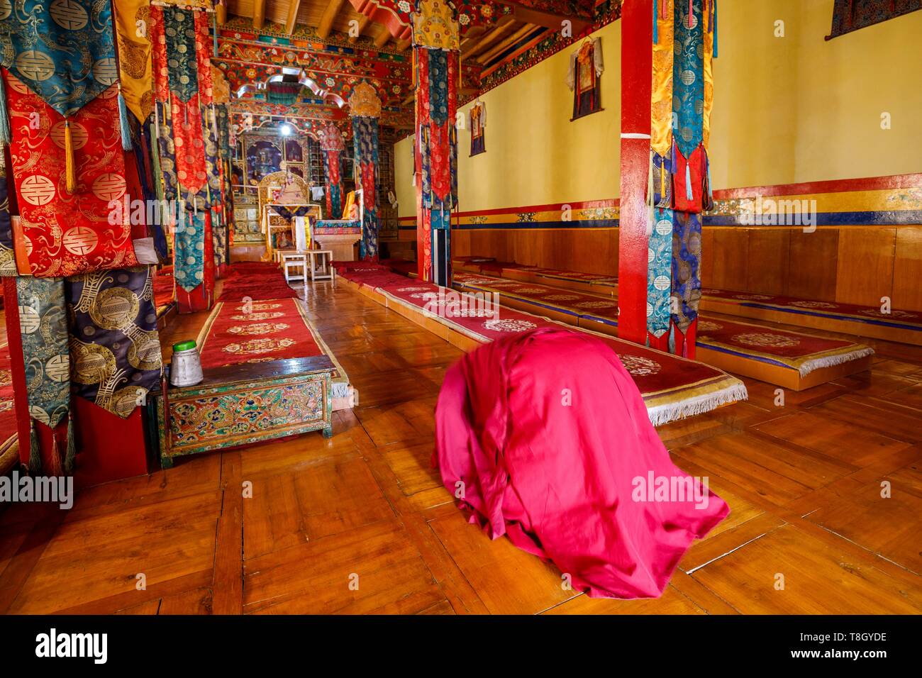 Man Prostrating High Resolution Stock Photography and Images - Alamy