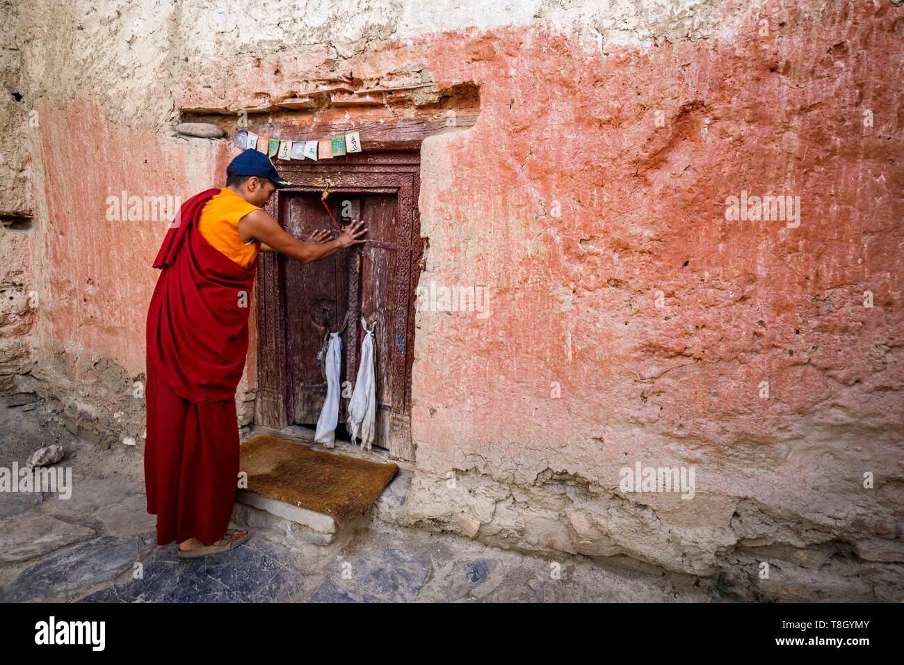 Sengge hi-res stock photography and images - Alamy