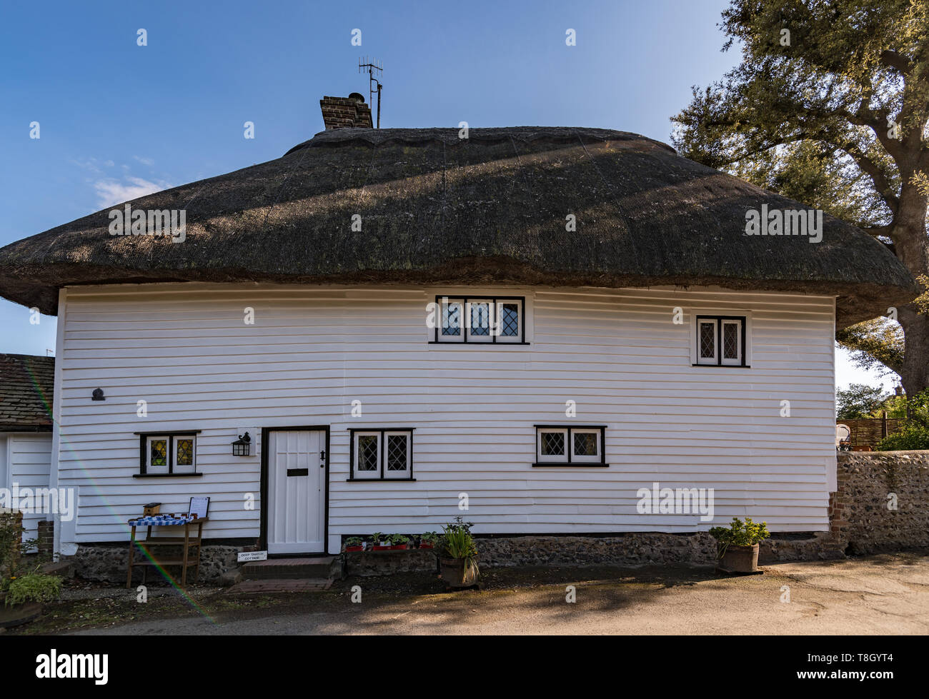 Clapper board house hi-res stock photography and images - Alamy