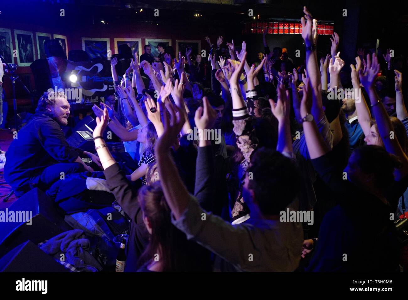 France, Paris, New Morning, Singer and fans Stock Photo - Alamy