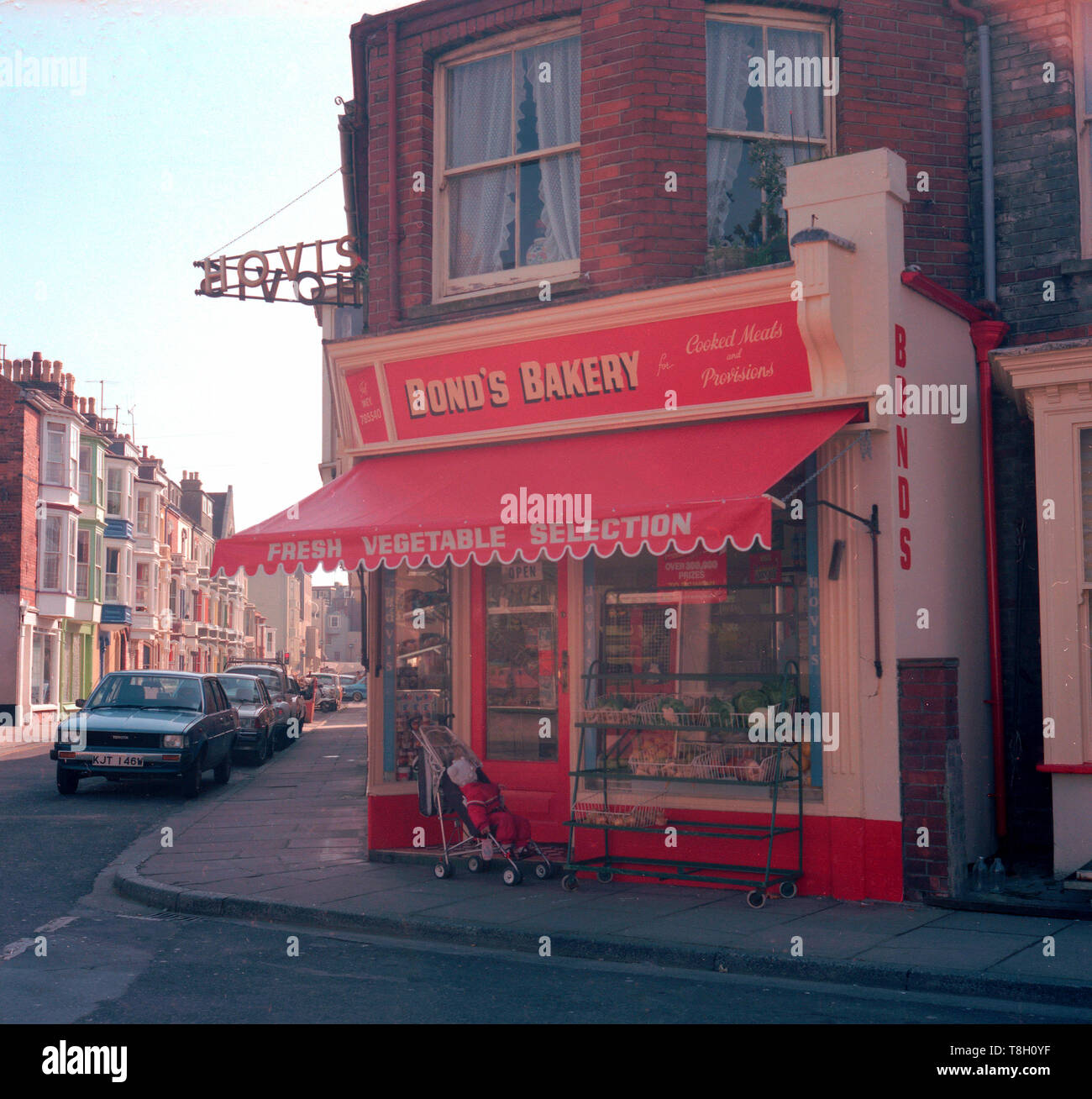 1970s, historical, exterior of Bonds Bakery, Weymouth, England, UK ...