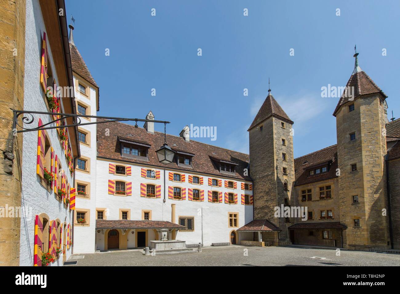 Castle neuchatel courtyard hi-res stock photography and images - Alamy