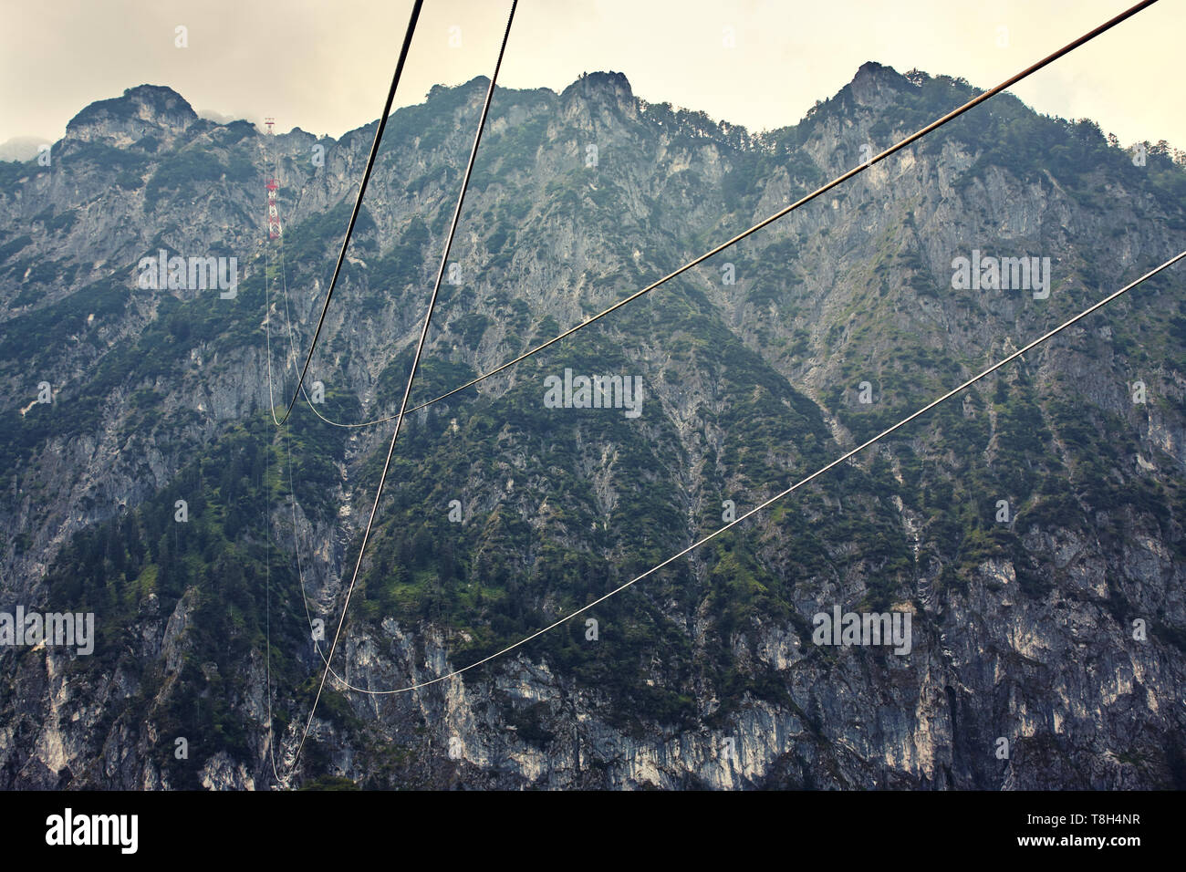 Cableway cables hi-res stock photography and images - Alamy