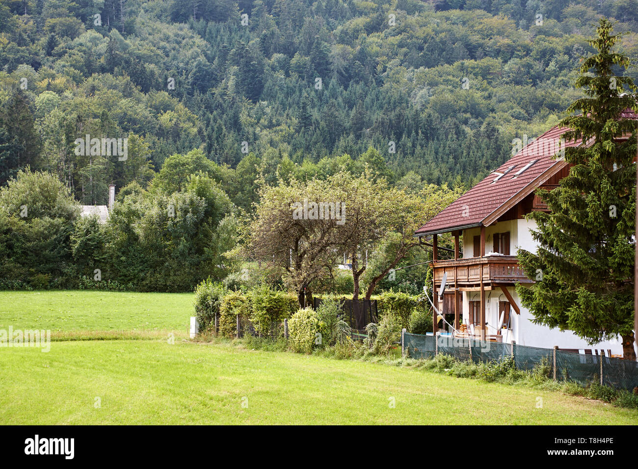 Rustic country house hi-res stock photography and images - Alamy