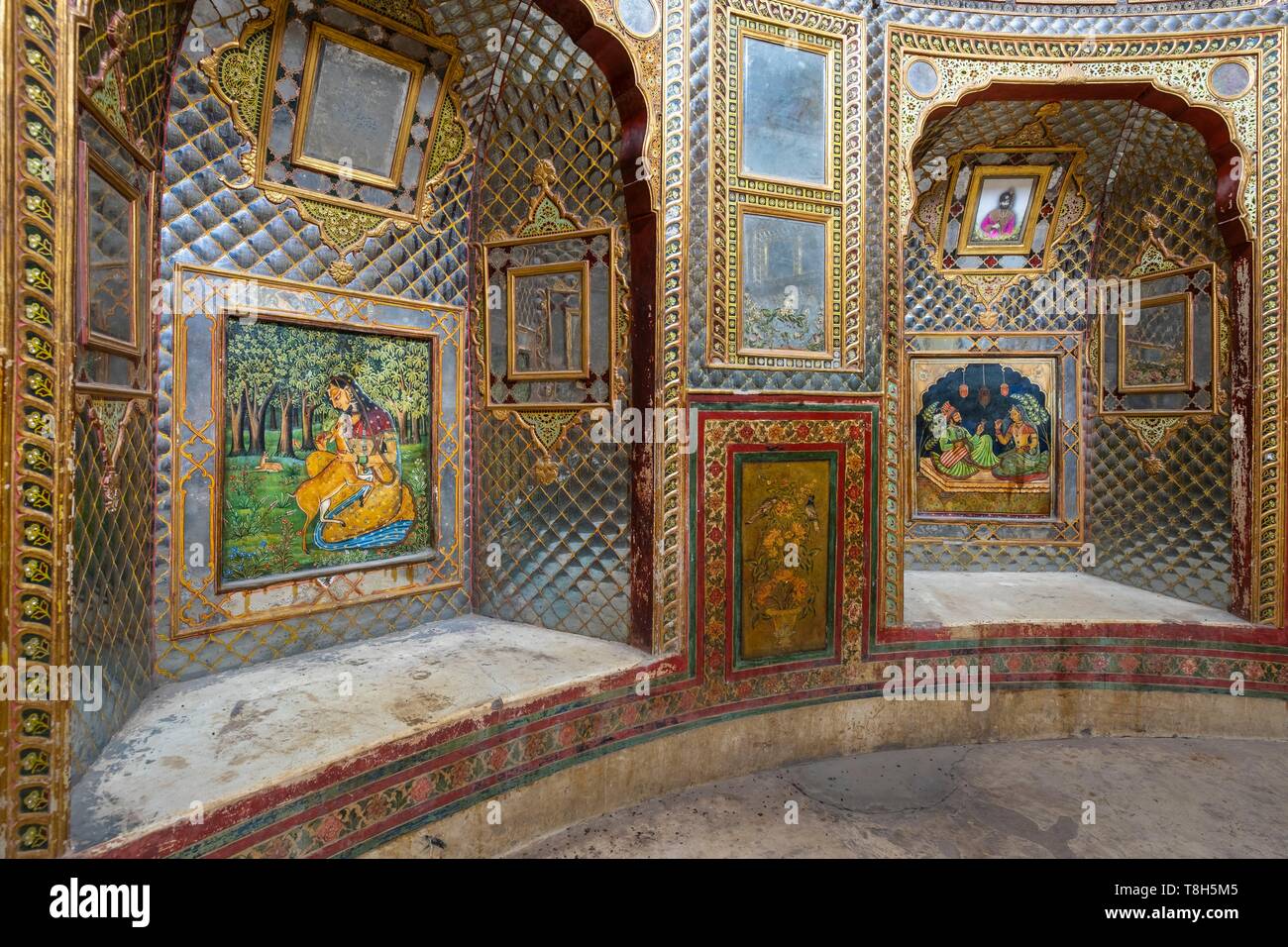 India, Rajasthan, Shekhawati region, Nawalgarh, Bala Kila fort, Sheesh ...