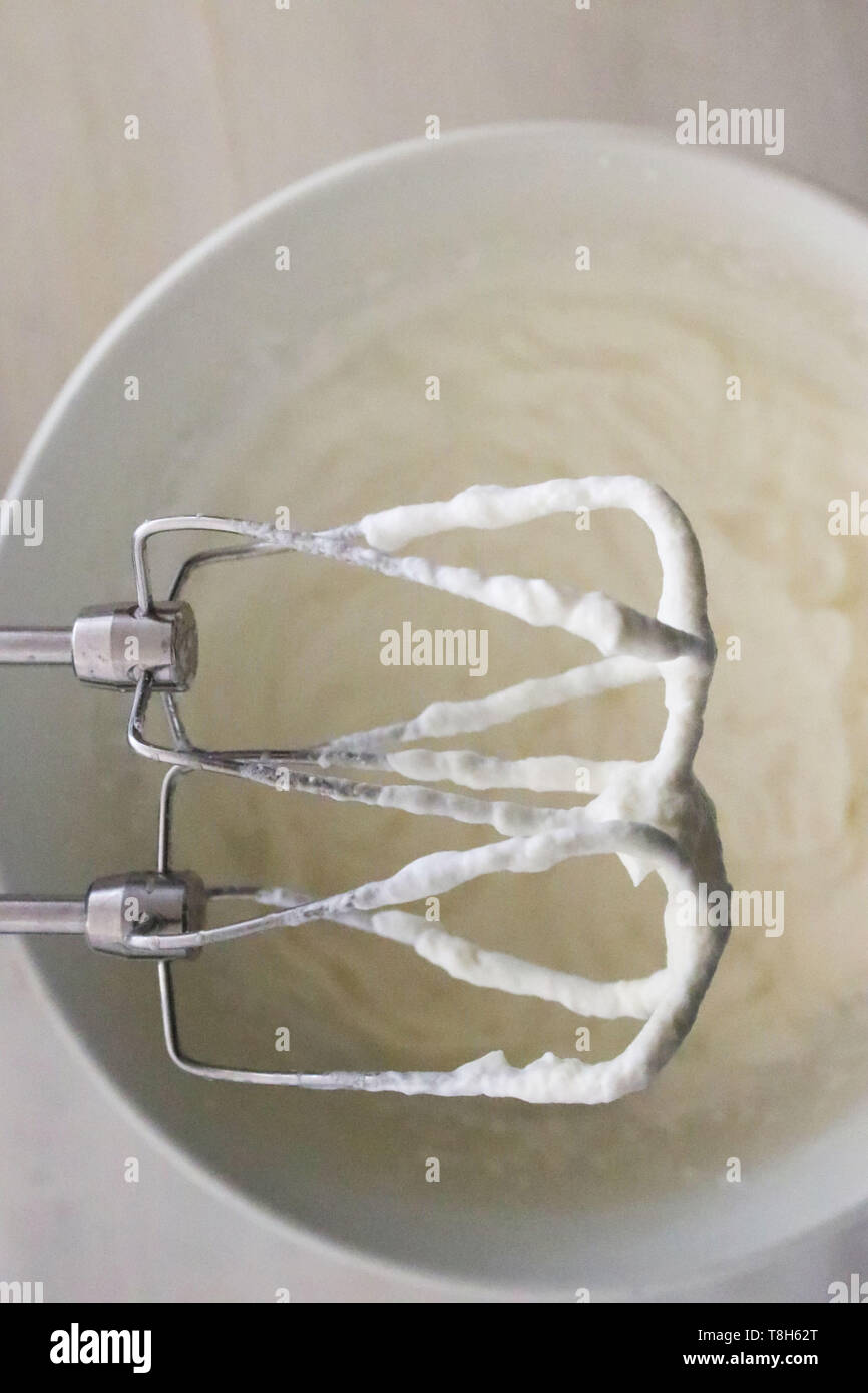Cream mixing close hi-res stock photography and images - Alamy