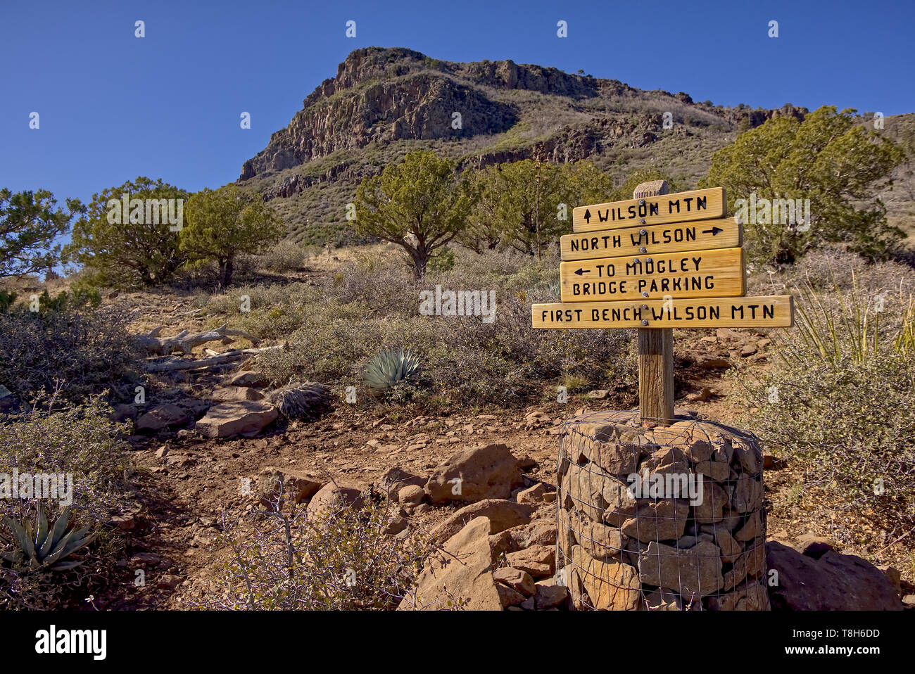 Wilson Mountain First Bench Trail Intersection Sign, Sedona, Arizona ...