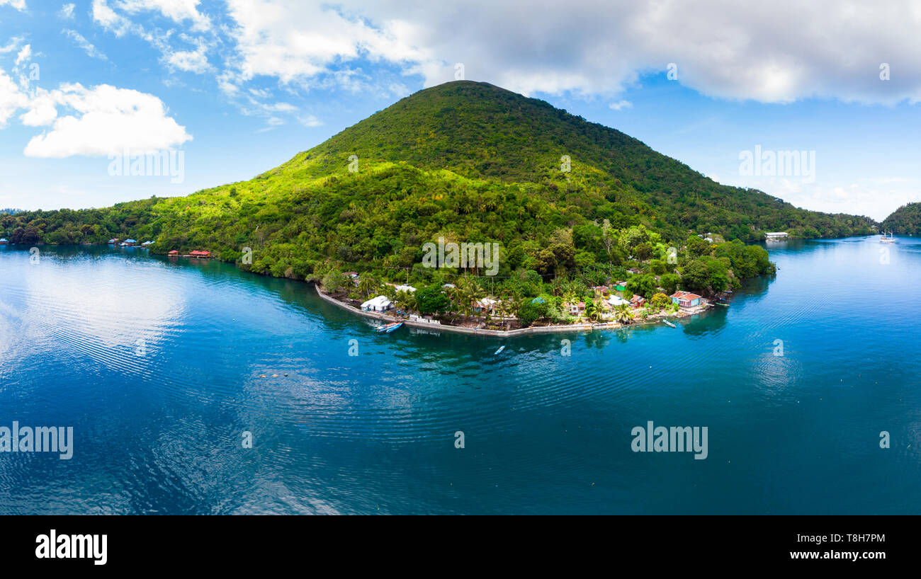 Aerial view Banda Islands Moluccas archipelago Indonesia, Pulau Gunung ...