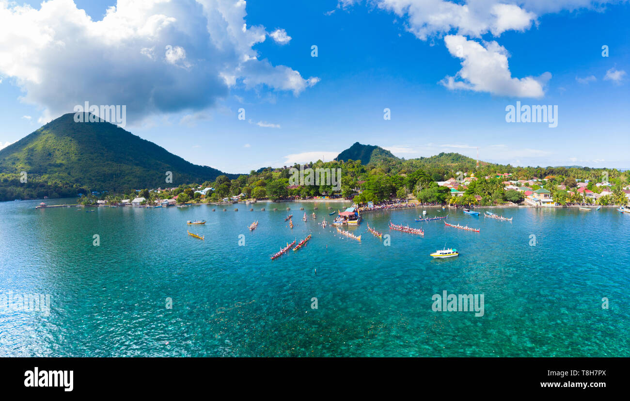 Banda islands canoe hi-res stock photography and images - Alamy