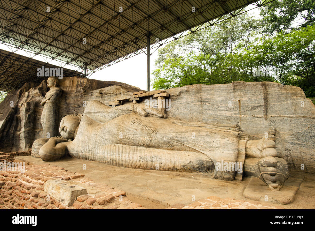 Beautiful carved buddha in sri lanka hi-res stock photography and ...