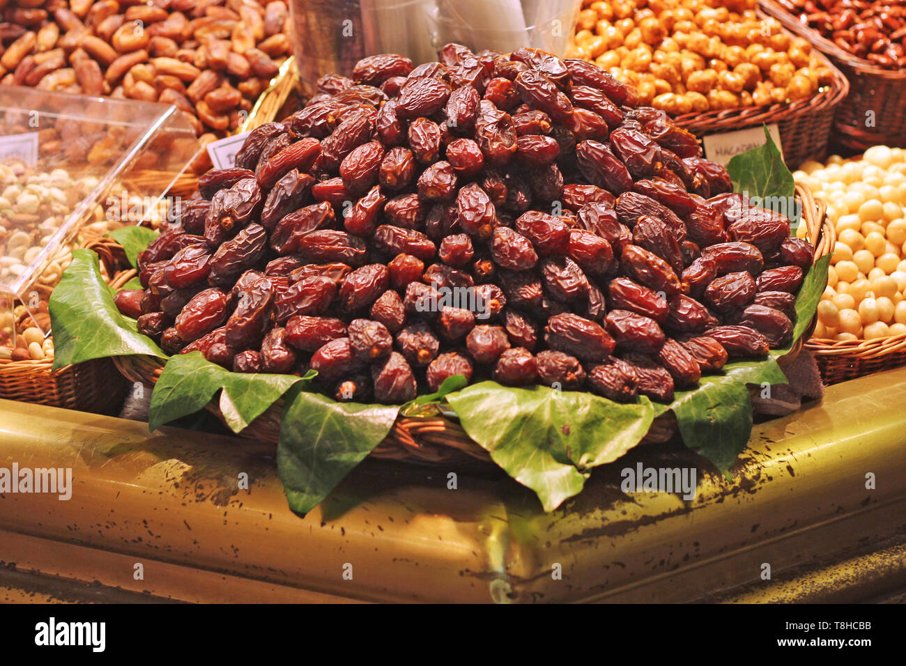 Fresh dates market hi-res stock photography and images - Alamy