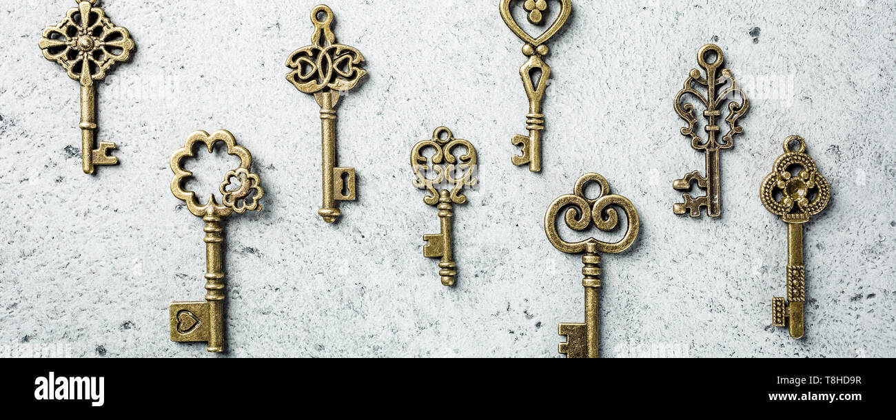 Overhead shoot of many different old keys Stock Photo - Alamy