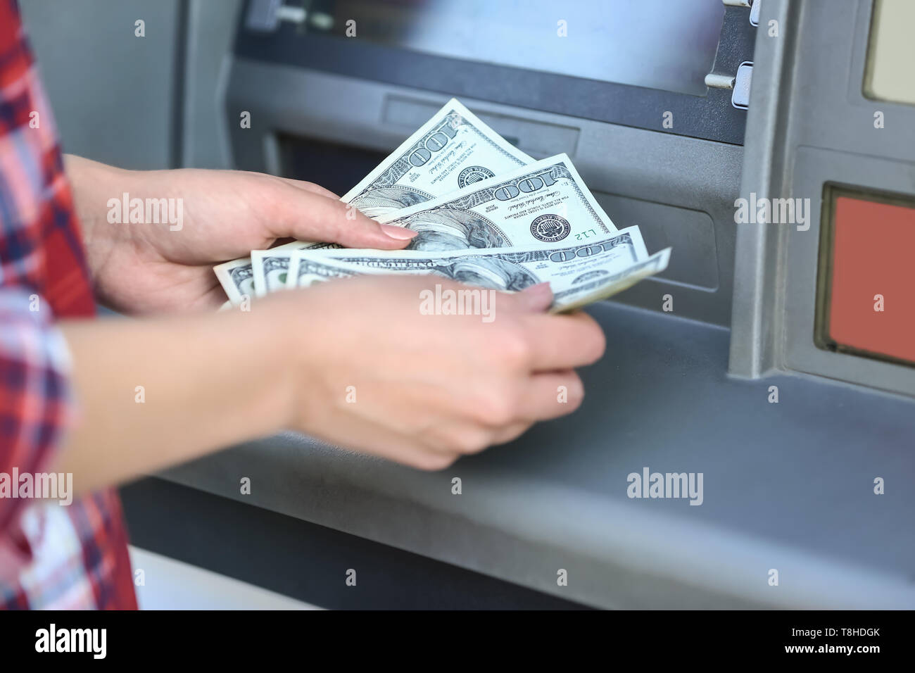 Atm cash hands count hi-res stock photography and images - Alamy