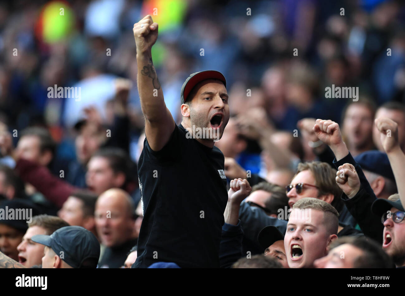 Fans react in stands hi-res stock photography and images - Alamy
