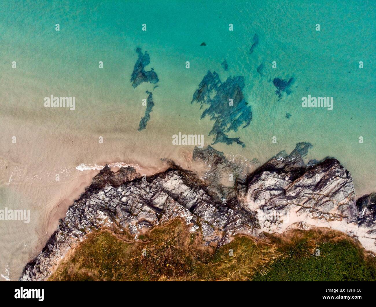 Cornwall beach pier sand sea hi-res stock photography and images - Alamy