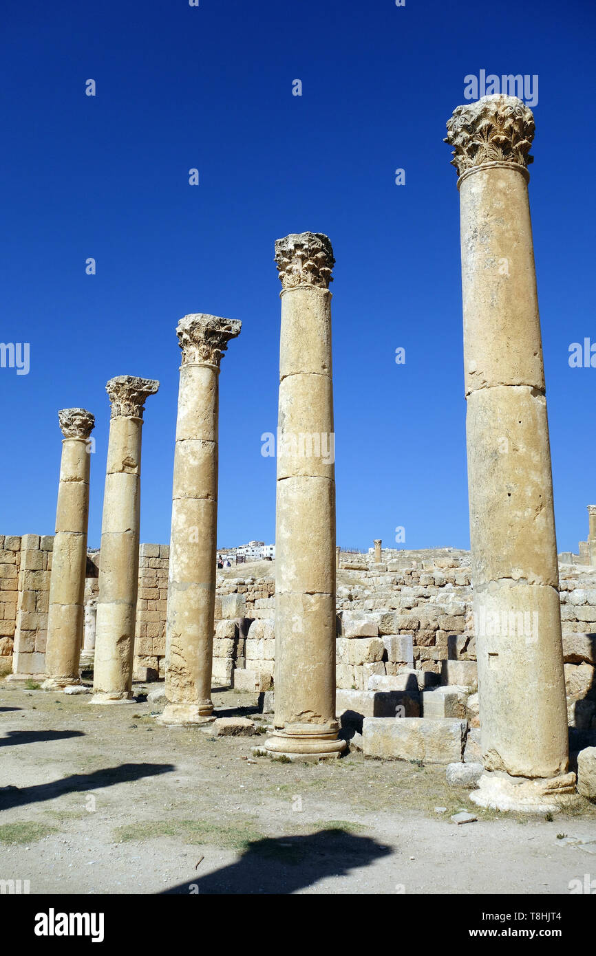 32 columns hi-res stock photography and images - Alamy