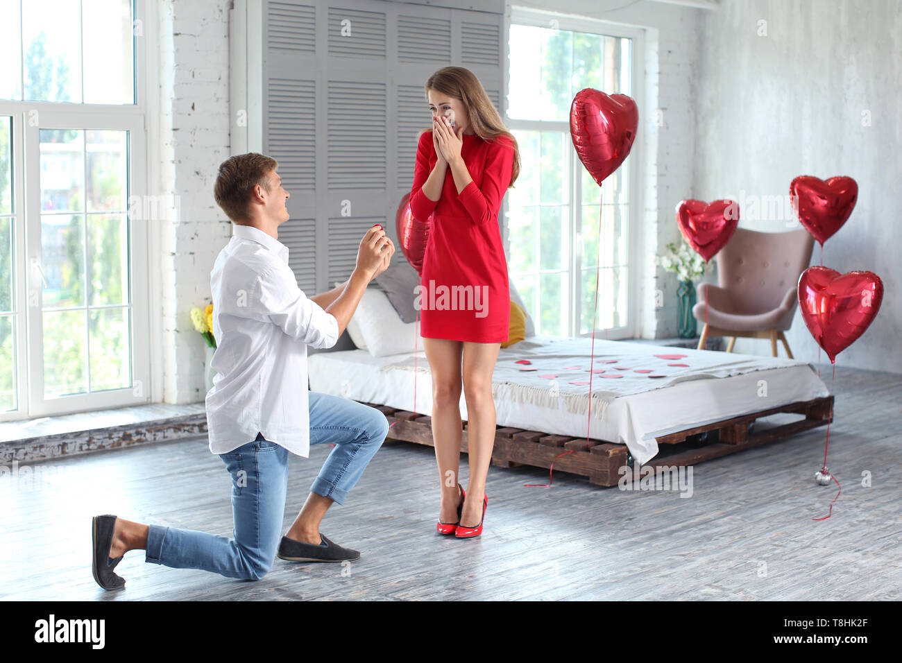 Man proposing beloved beautiful hi-res stock photography and images - Alamy