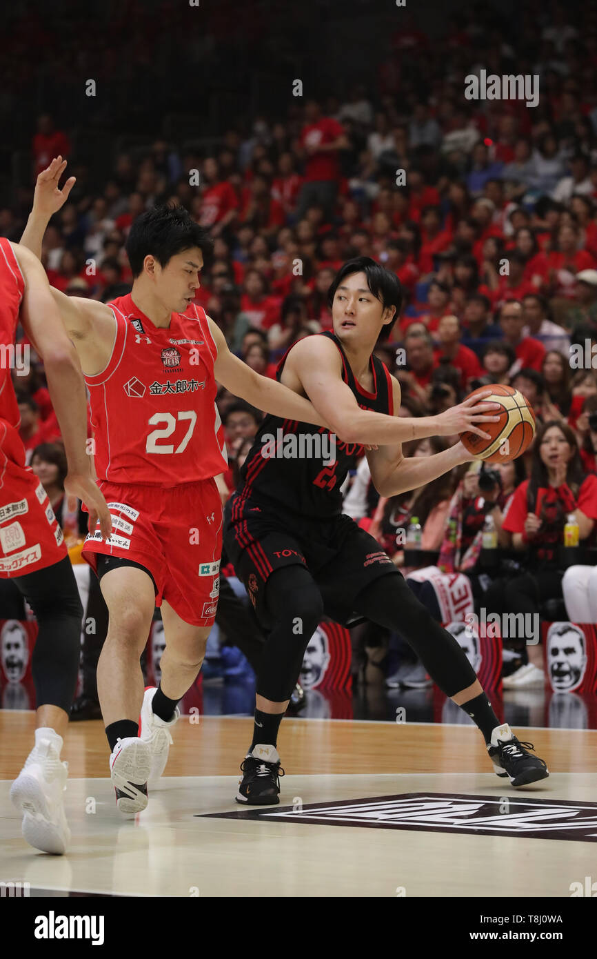 Kanagawa, Japan. 11th May, 2019. Kosuke Ishii (Jets), Daiki Tanaka (Alvark) Basketball : B ...