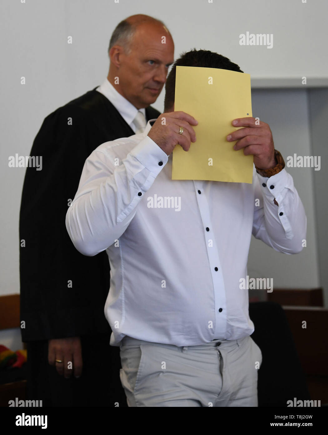 Verden, Germany. 14th May, 2019. in the courtroom, next to his lawyer ...
