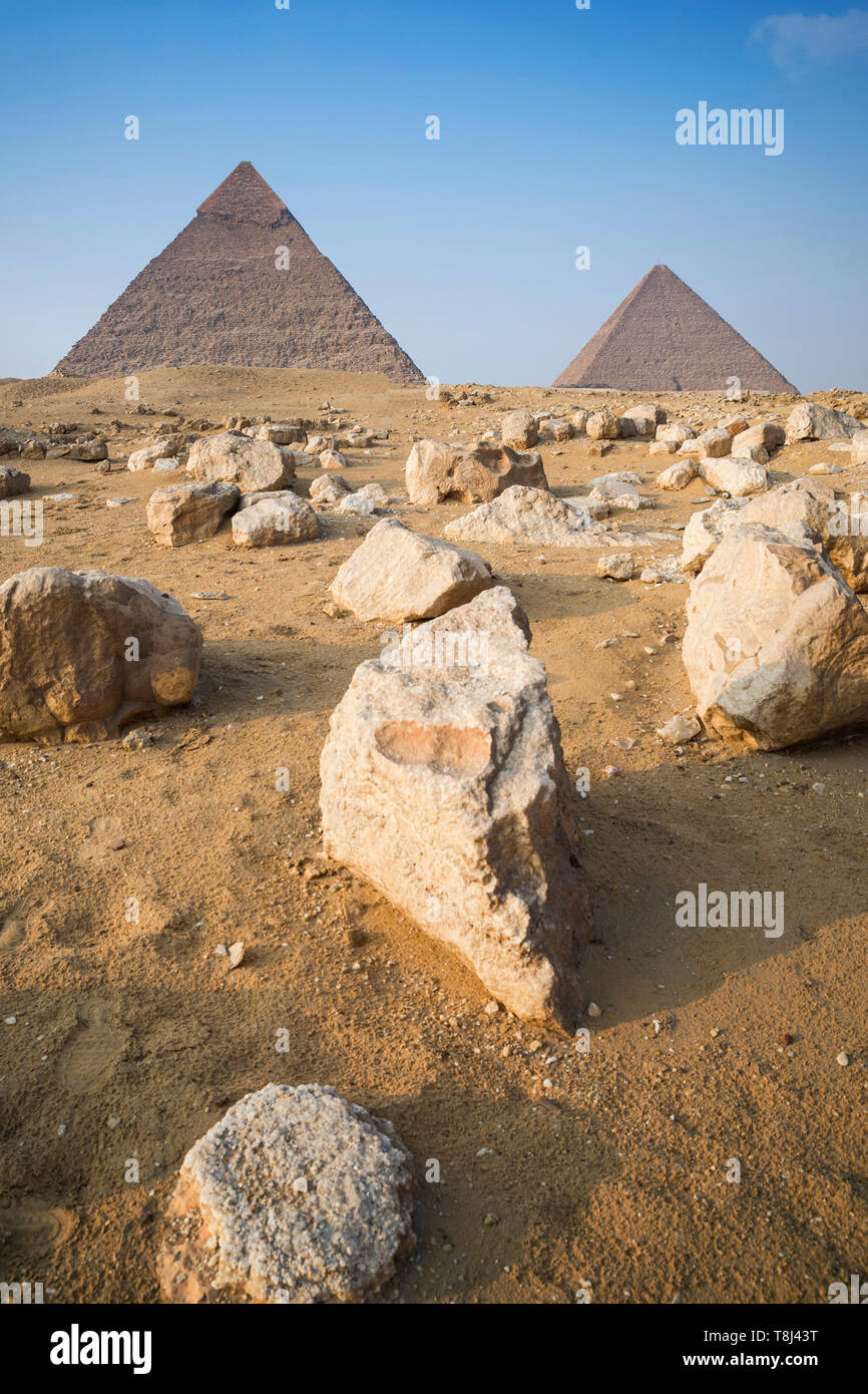 Great pyramids vertical giza plateau hi-res stock photography and ...