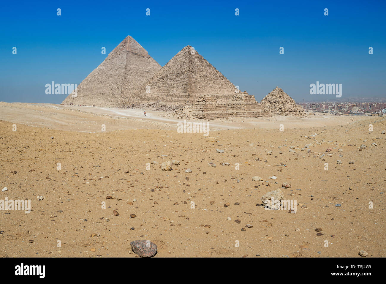 Pyramids and Cairo city skyline, Giza, Egypt Stock Photo - Alamy