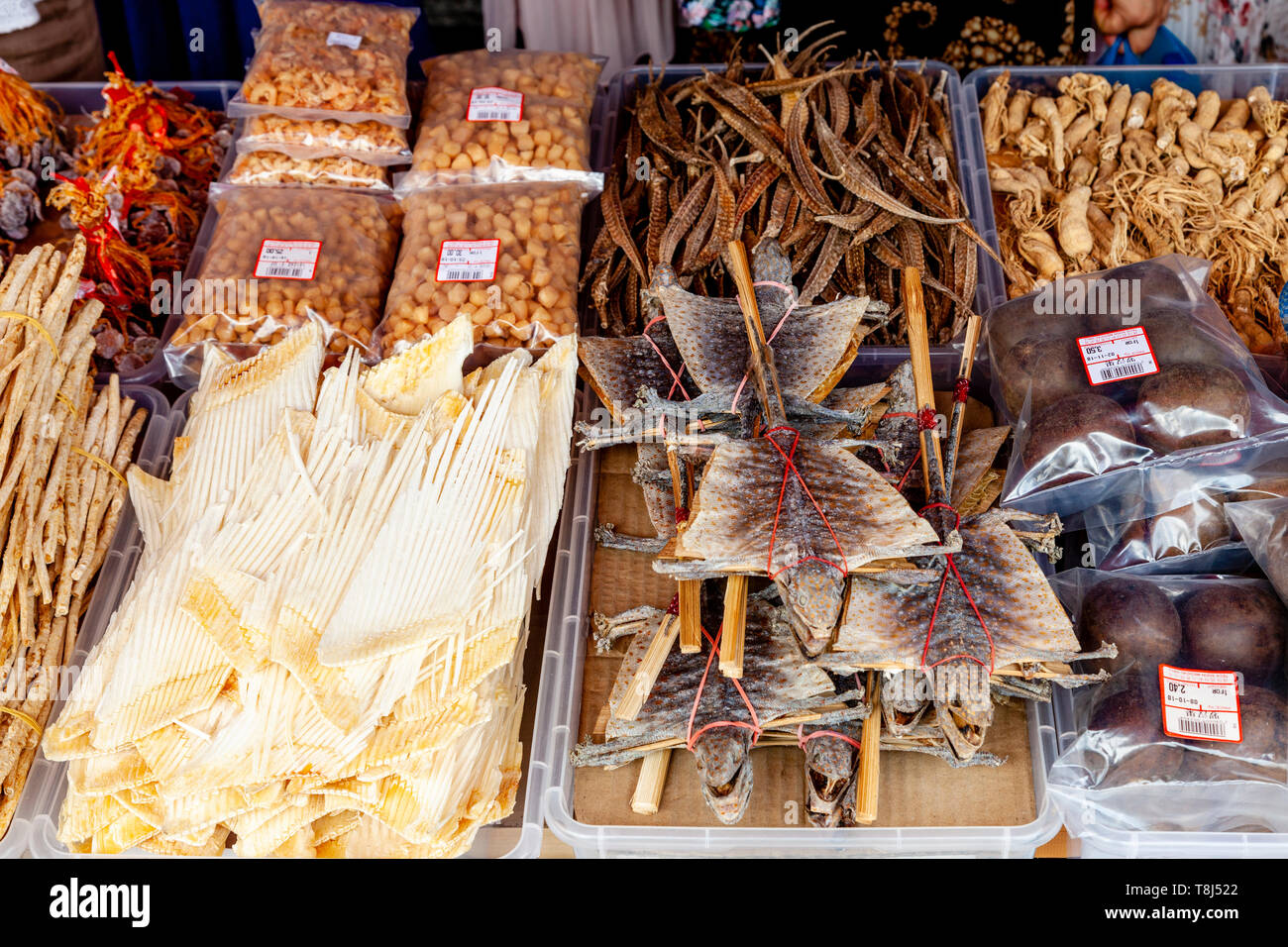 Dried Tokay Gecko For Sale In Chinese Medecine Shop, Chinatown ...